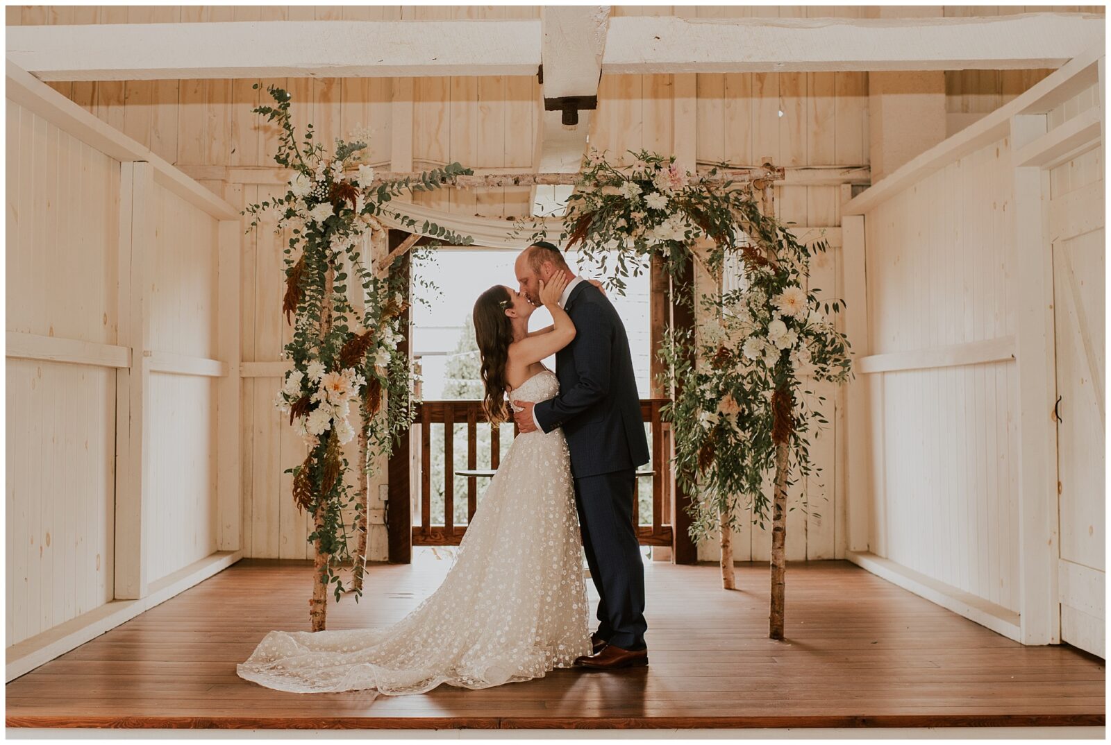 Intimate Stoltzfus Homestead Wedding in PA - Sydney Madison Creative
